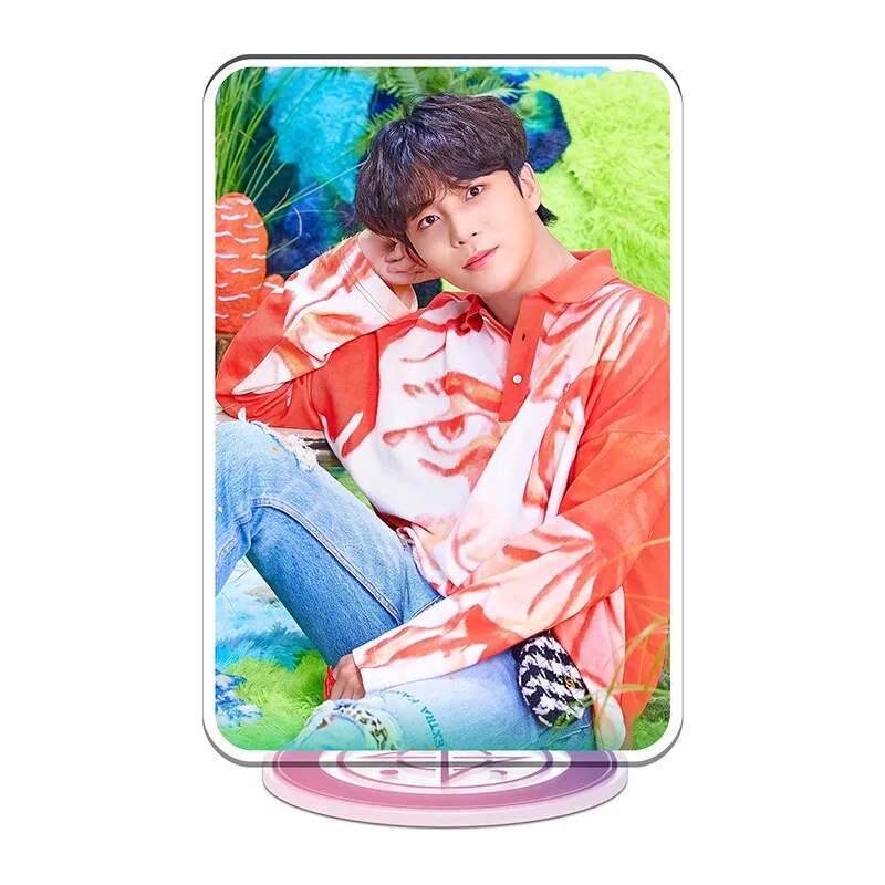 ATEEZ Acrylic Stand Printed Photo Figures – Kpopsuperstore